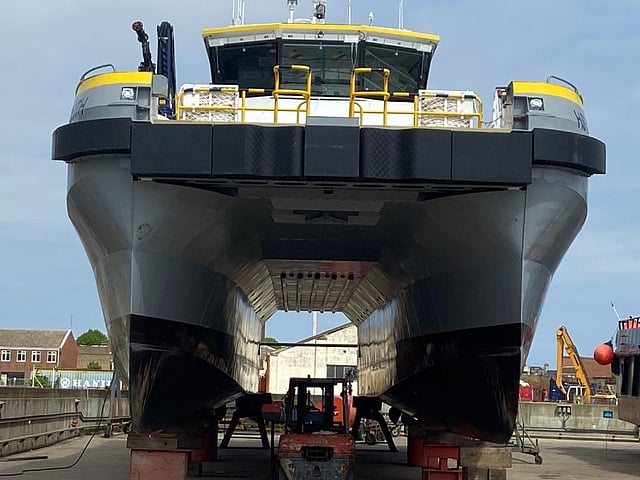 VESSEL REVIEW | HST Tynemouth – Hybrid crewboat joins HST Marine’s ...