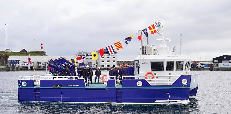 VESSEL REVIEW | Grønarók – Electric catamaran workboat for Faroese fish ...