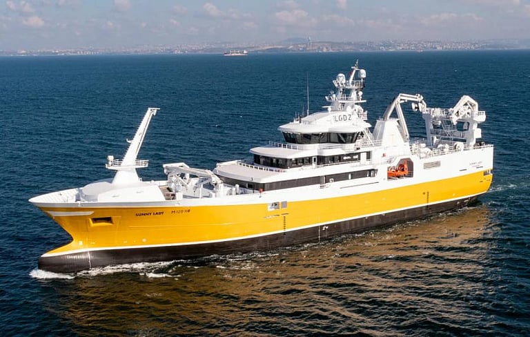 VESSEL REVIEW | Sunny Lady – LNG hybrid seiner/trawler for Norwegian owner