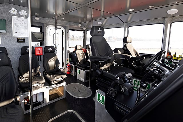 VESSEL REVIEW | CRC Walrus – Amphibious crewboat to support UK offshore ...