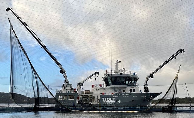 VESSEL REVIEW | Volt Harvest I – Aquaculture workboat with innovative ...
