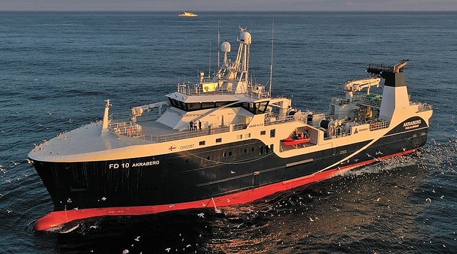 VESSEL REVIEW | Akraberg – Shrimp and whitefish factory trawler for ...