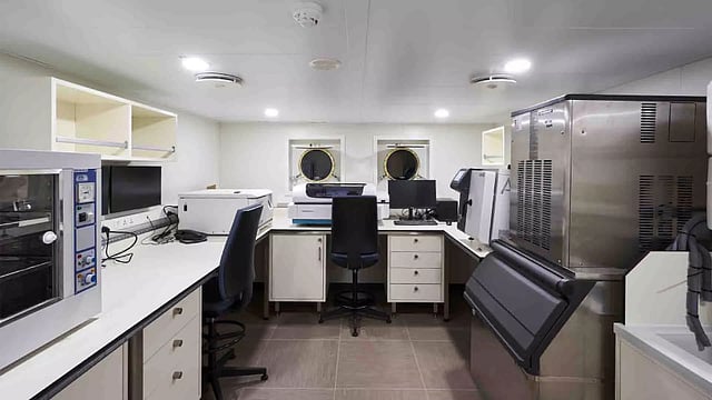 VESSEL REVIEW | Jaywun – Arabian Gulf oceanographic research vessel for ...