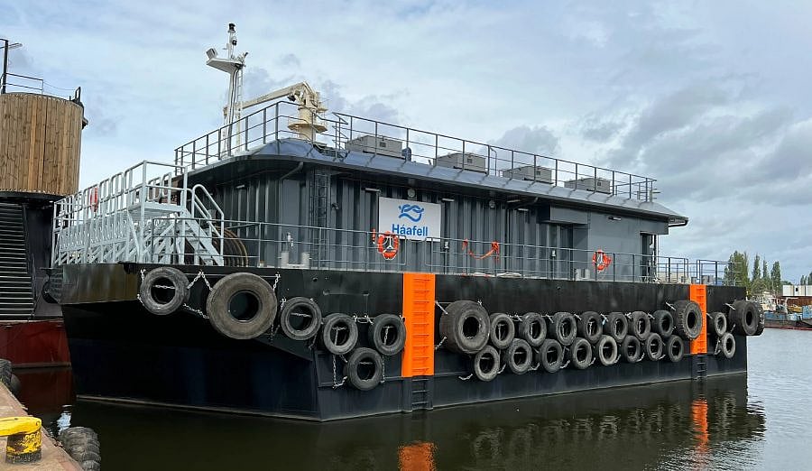 VESSEL REVIEW | Salmon feed barge built for harsh conditions in Iceland
