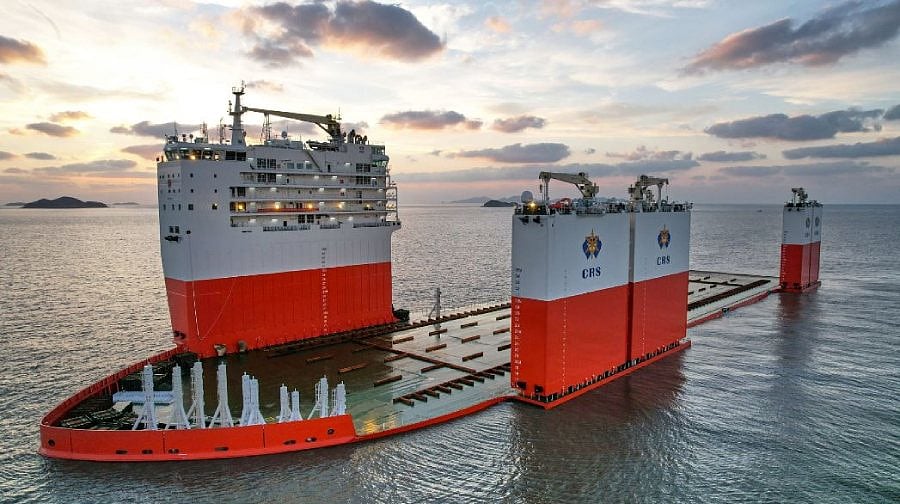 VESSEL REVIEW | Hua Ruilong – Heavy-lift salvage ship for Chinese ...