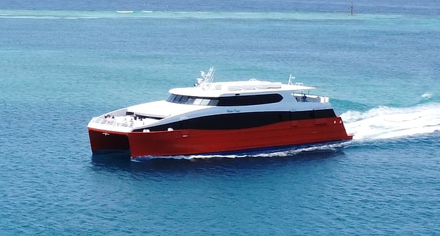 VESSEL REVIEW | Roatan Dream – Fast catamaran for Honduran tour company