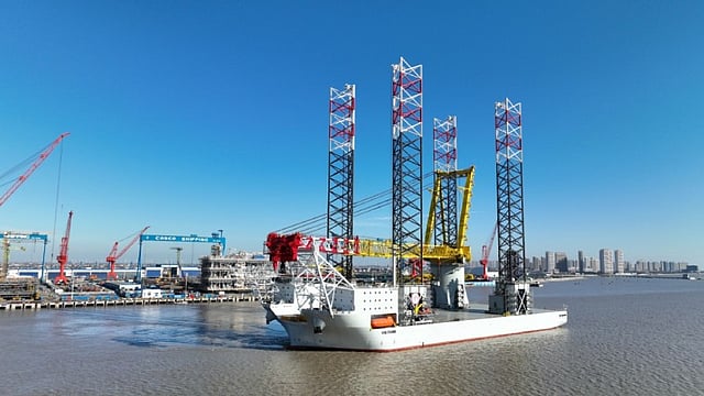 VESSEL REVIEW | Voltaire – Large turbine installation vessel joins Jan ...