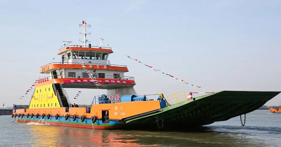 VESSEL REVIEW | Jiangsu Ludu 3019 – Chinese electric car ferry for ...