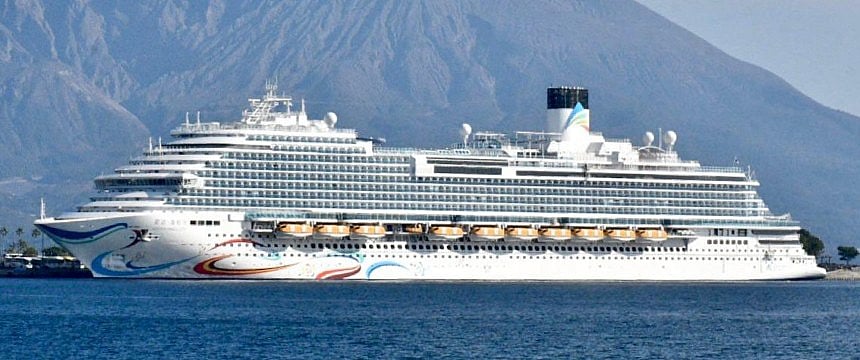 VESSEL REVIEW | Adora Magic City – Chinese cruise operator places ...