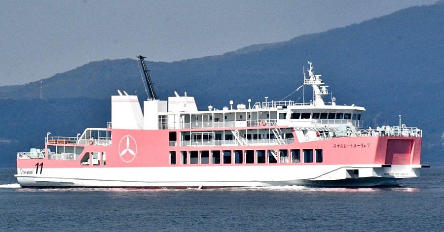 VESSEL REVIEW | Ferry No 11 Oosumi – First of two Ro-Paxes built for ...