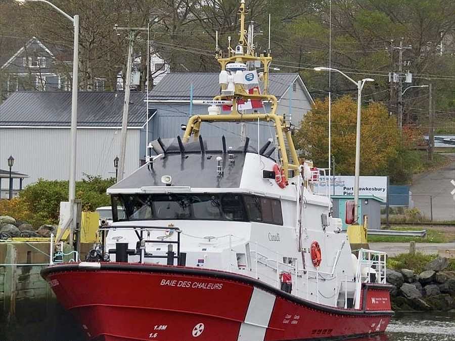 VESSEL REVIEW | Baie des Chaleurs – Canadian Coast Guard rescue boat ...