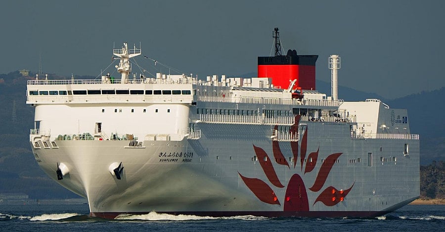 VESSEL REVIEW | Sunflower Murasaki – LNG-fuelled Ro-Pax delivered to ...