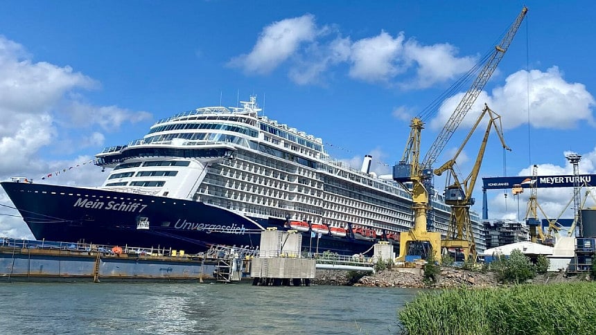 TUI Cruises welcomes 2,500-guest newbuild to fleet