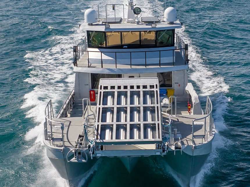 VESSEL REVIEW | Island Guardian – Landing craft to support Great ...