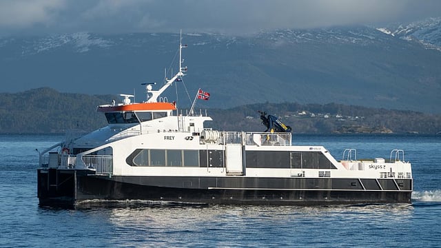 VESSEL REVIEW | Frey – First of two fast hybrid catamarans for Norled