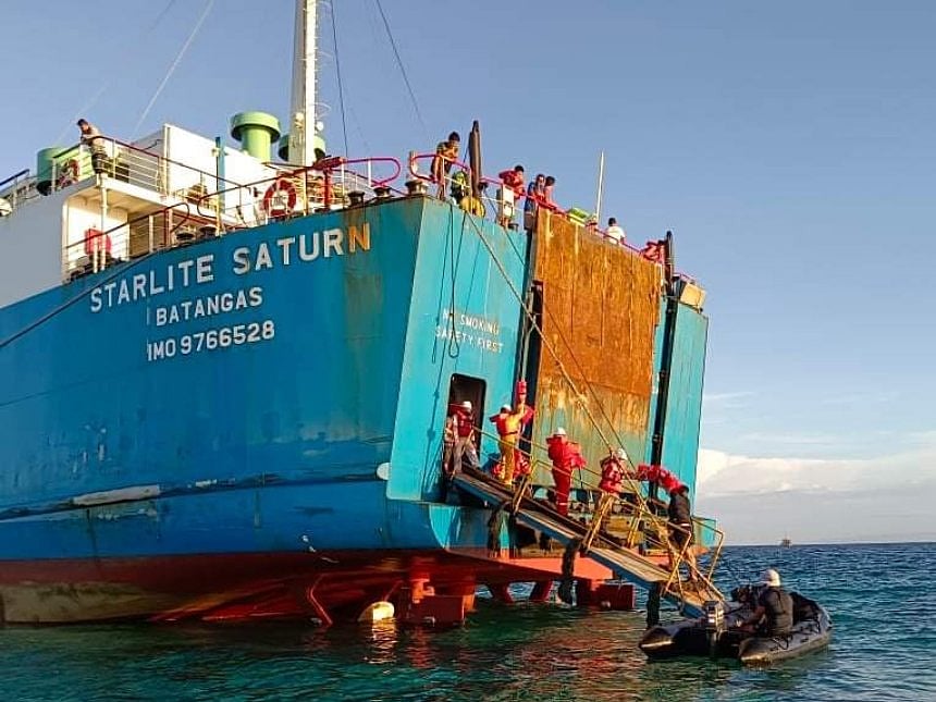 Philippine Coast Guard, partners respond to ferry grounding in Bohol ...