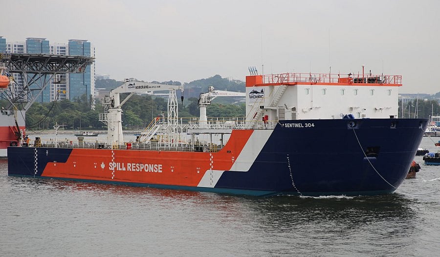 VESSEL REVIEW | Sentinel 303 – Large oil-collecting barges for British ...