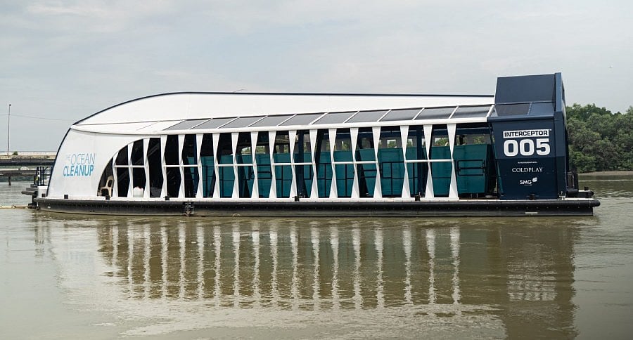 VESSEL REVIEW | Interceptor 005 – Autonomous catamarans take on river ...