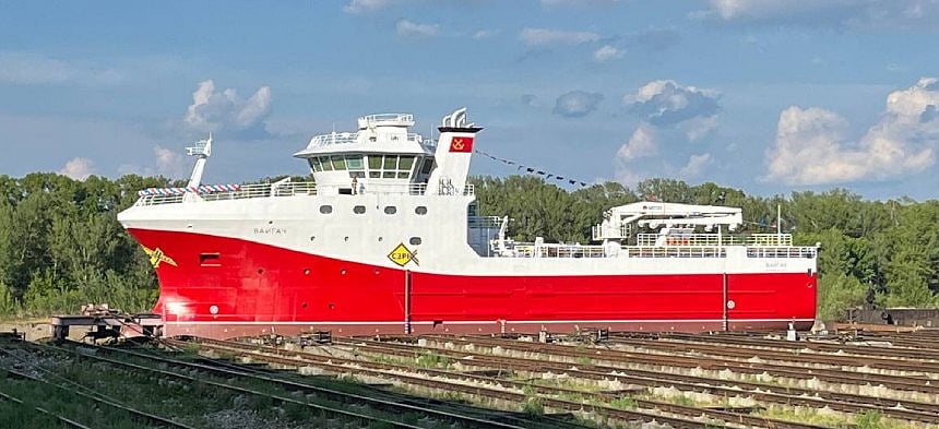 Russian builder launches lead vessel of new crabber/processor series