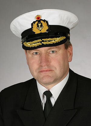 German naval officers recommend broader anti-piracy initiatives