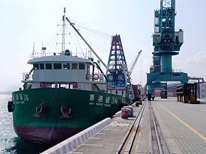 China: New feeder service promises efficiency