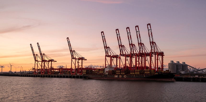 GEAR | Trelleborg supplies piloting software to Peel Ports Group