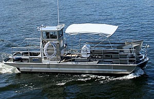 Rapid response skimmer for oil spill clean up