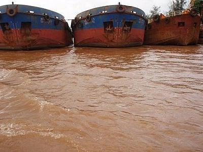 Barges flee Indian iron ore mining mess