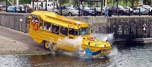 Amphibious tour bus sinks following fire