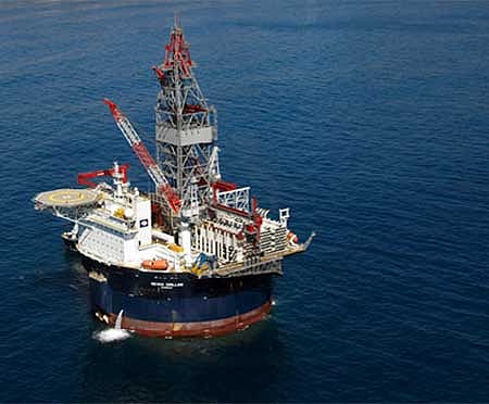 Cosco delivers drilling rig