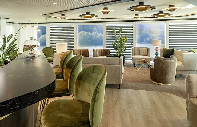 VESSEL REVIEW | Amadeus Cara – Amadeus River Cruises takes delivery of ...