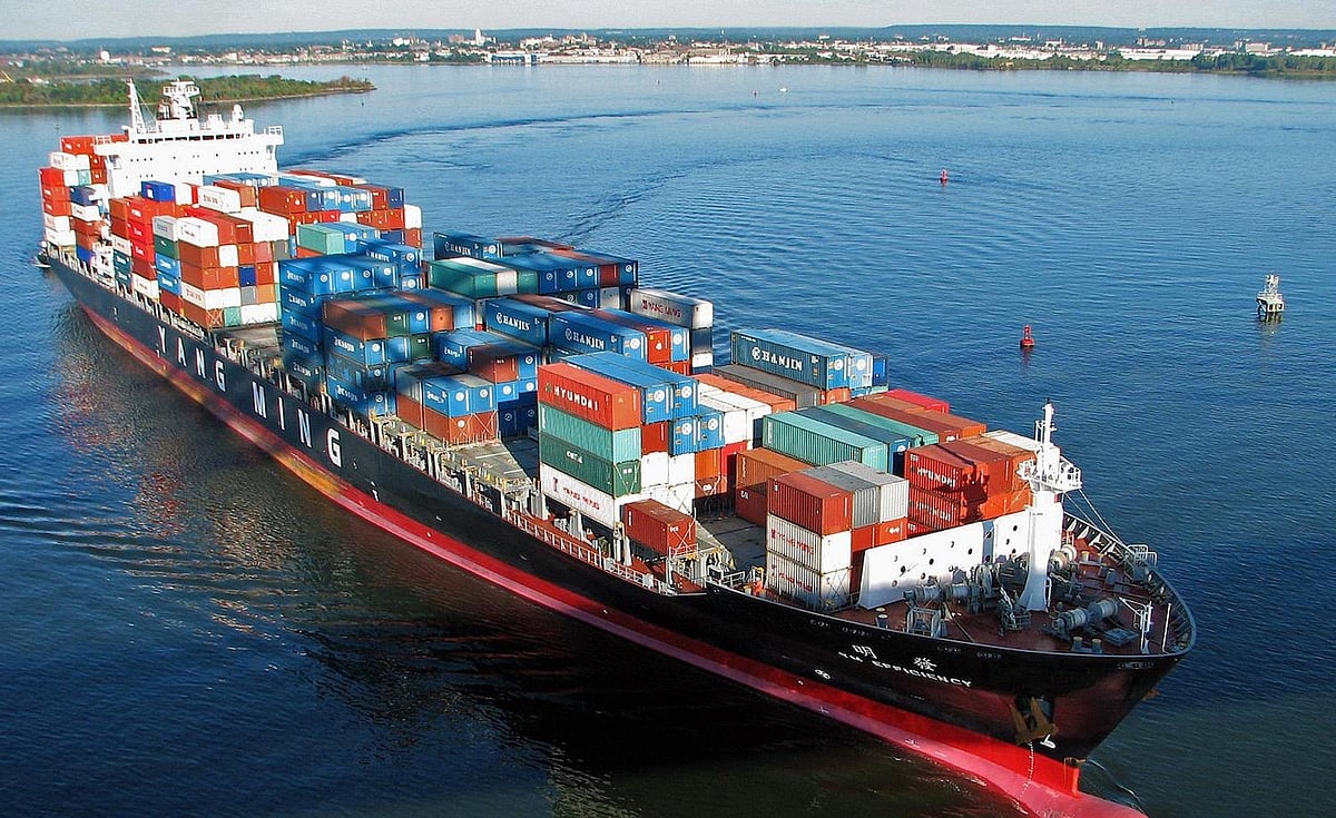 Adverse weather causes 83 containers to fall overboard on Australian Coast