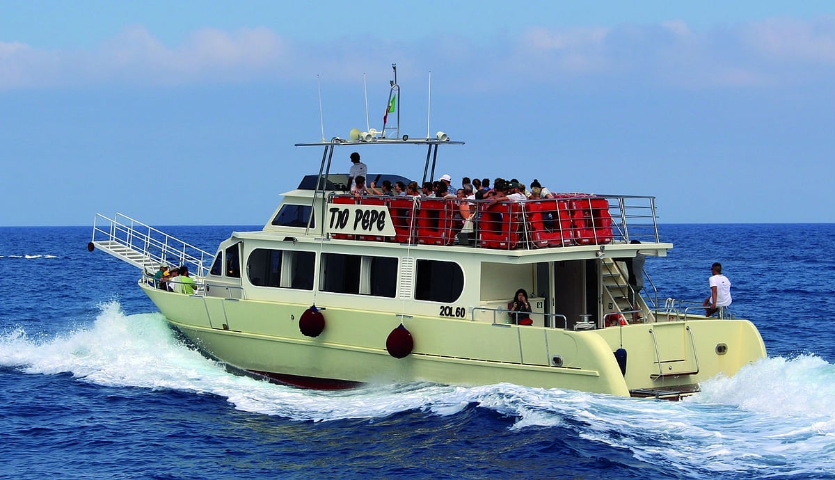 VESSEL REVIEW: Tio Pepe – Refurbished tourist boat turning heads in ...