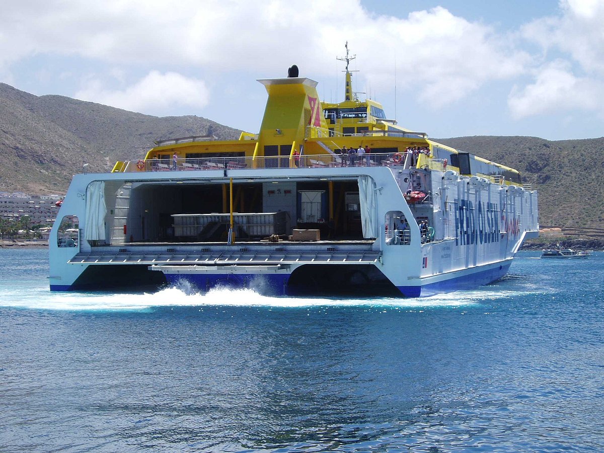 Fred Olsen orders two trimaran ferries