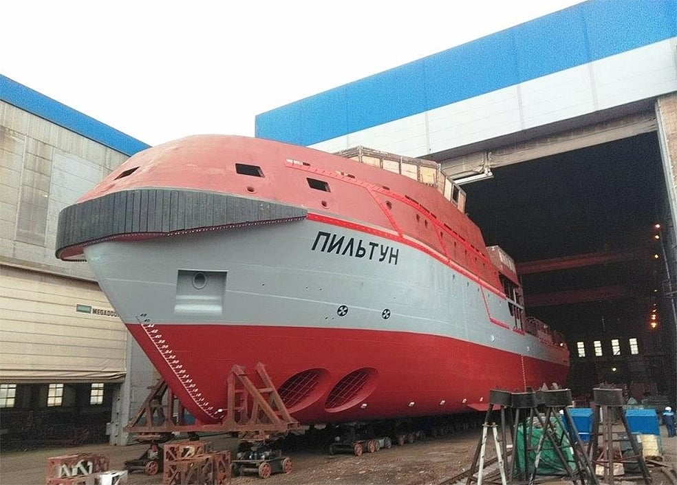 Tug-salvage vessel Piltun rolled out at Russian shipyard