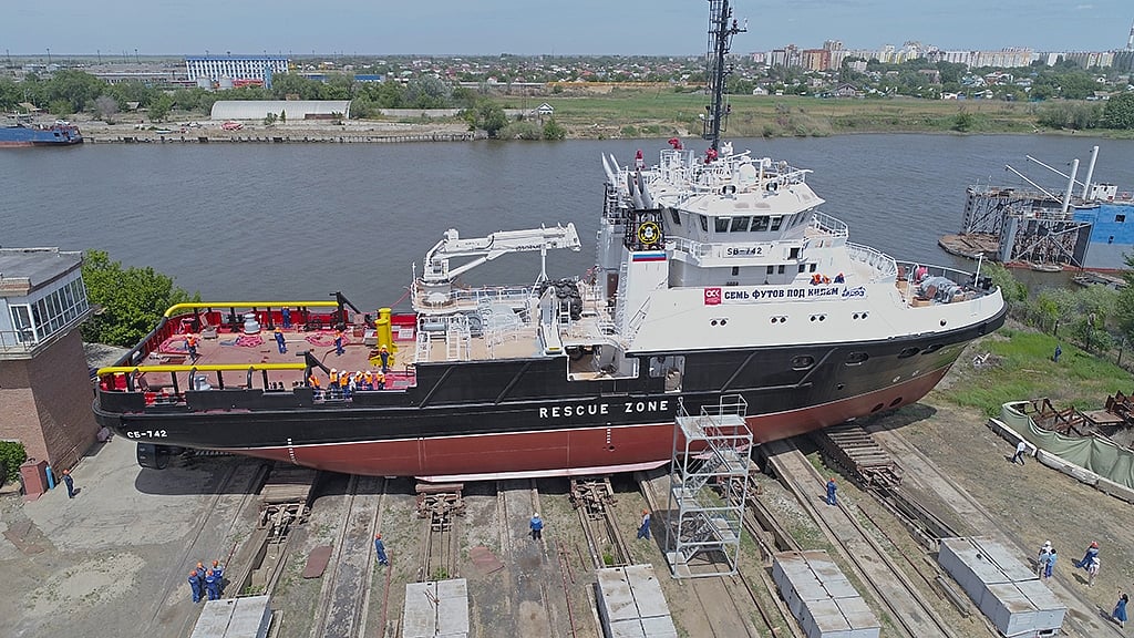Astrakhan launches Project 22870 rescue tug