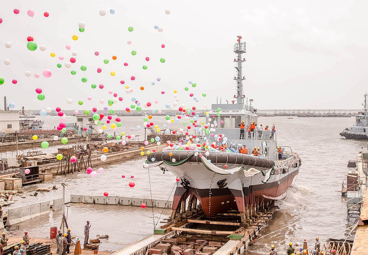 Karachi Shipyard launches Pakistan Navy tug