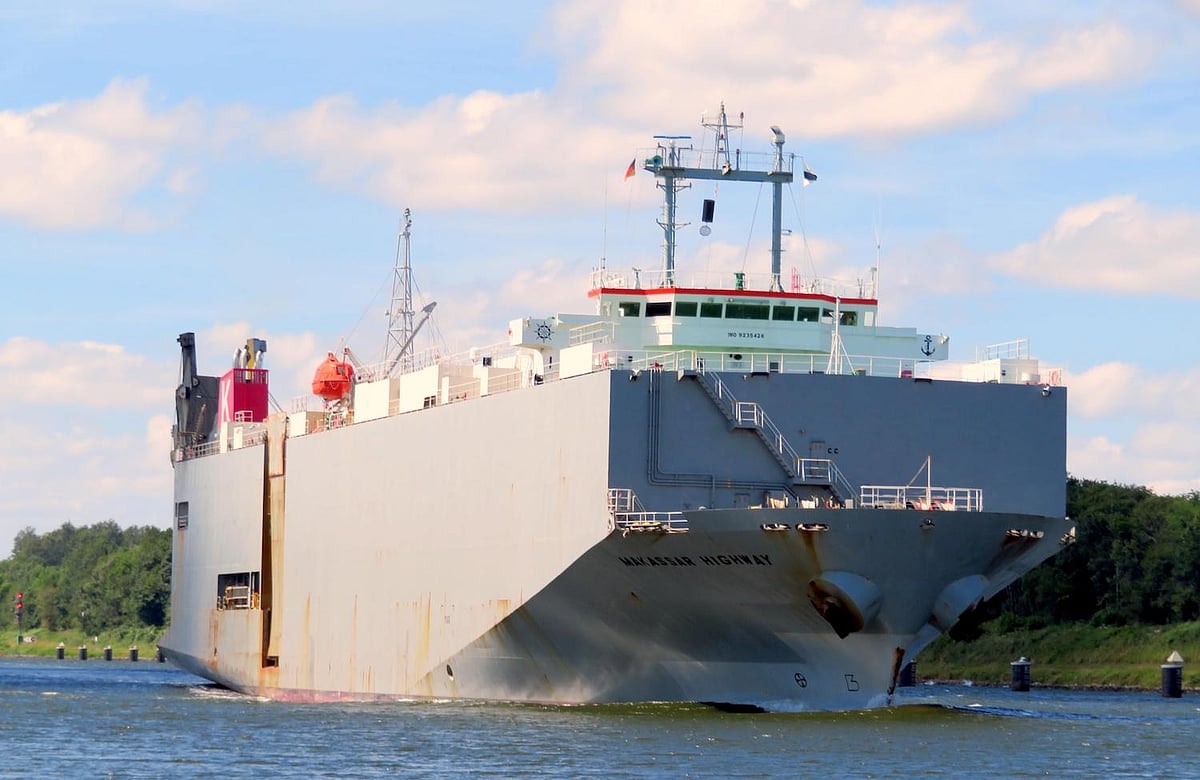 “K” Line Ro-Ro runs aground offshore Sweden