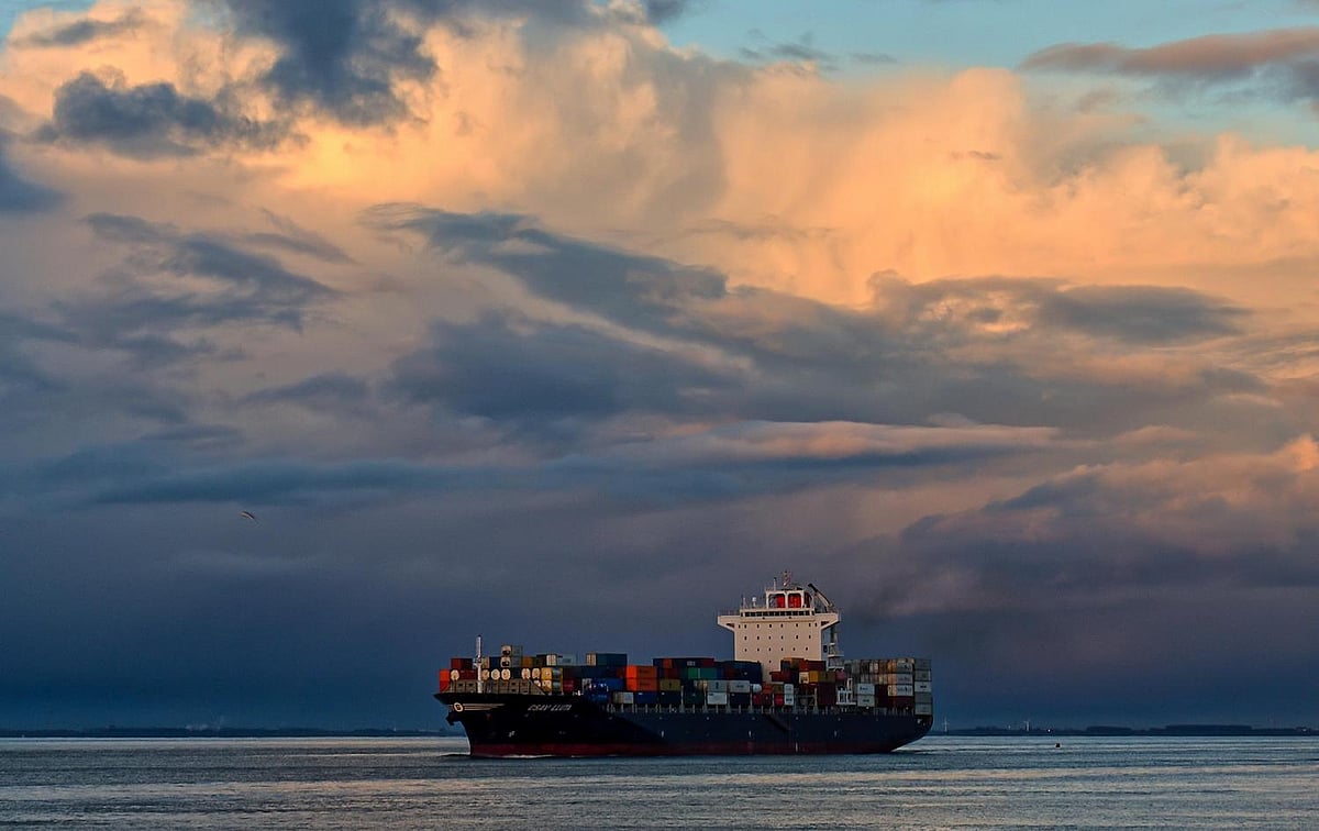 Navios acquires 2009-built containership