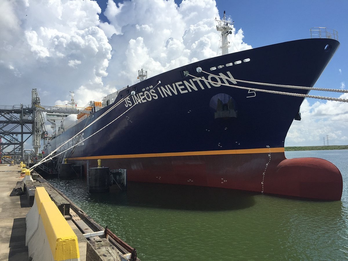Final Dragon-class multigas carrier launched and named