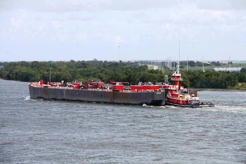 NTSB releases findings of probe into deadly barge fire in 2017