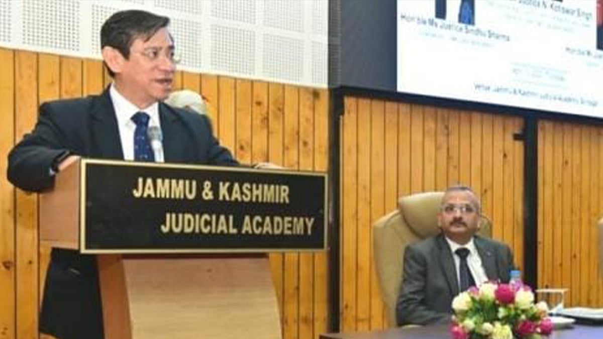 Primary duty of judge is to write judgment understandable by litigant ...