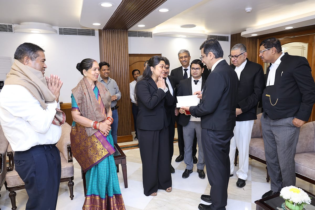 Daughter of cook at Supreme Court judge residence gets LL.M. offers ...