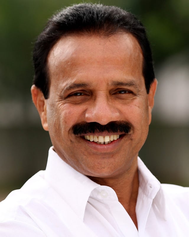 Ex-Kar CM DV Sadananda Gowda replaces Ravi Shankar Prasad - B & B