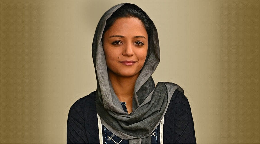 Srinagar court restrains Shehla Rashid's father, Media from publishing ...