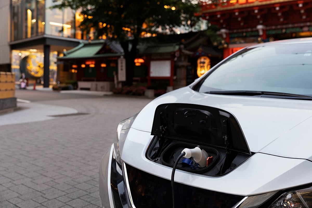 UK's December new car sales rise for fifth month