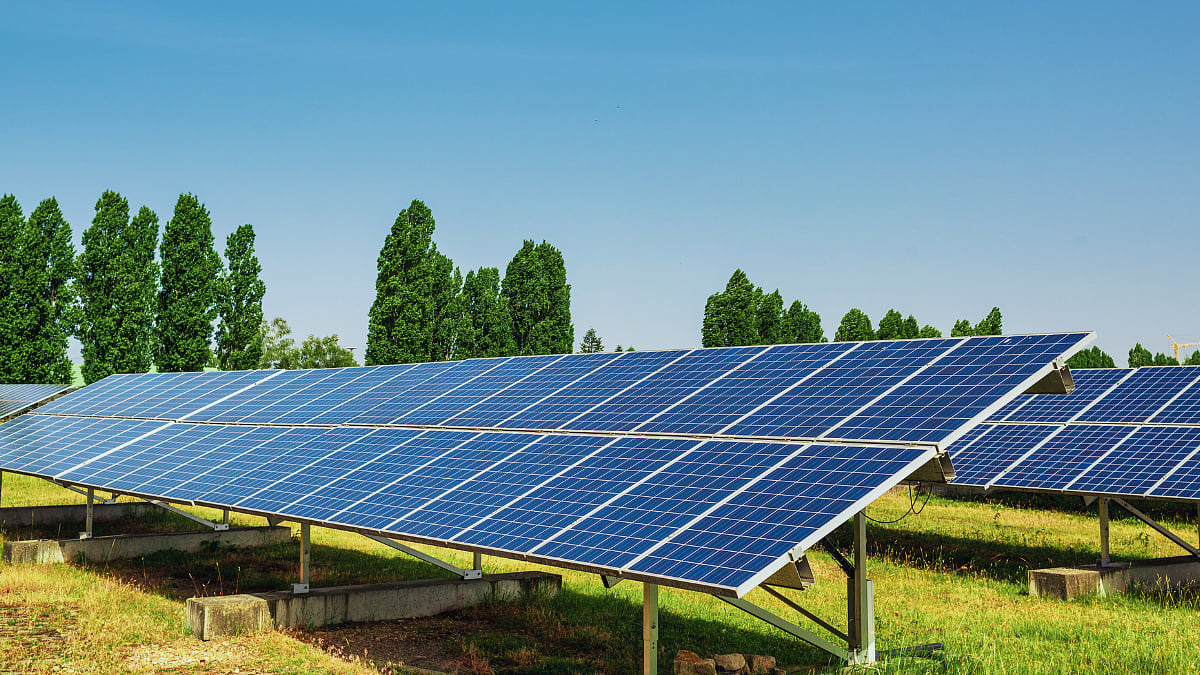 FT: The global boom in solar — with or without the US
