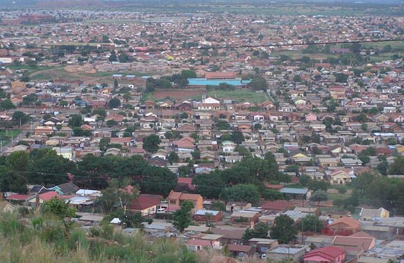 Mamelodi violence escalates - Putco bus shot as taxi owners protest