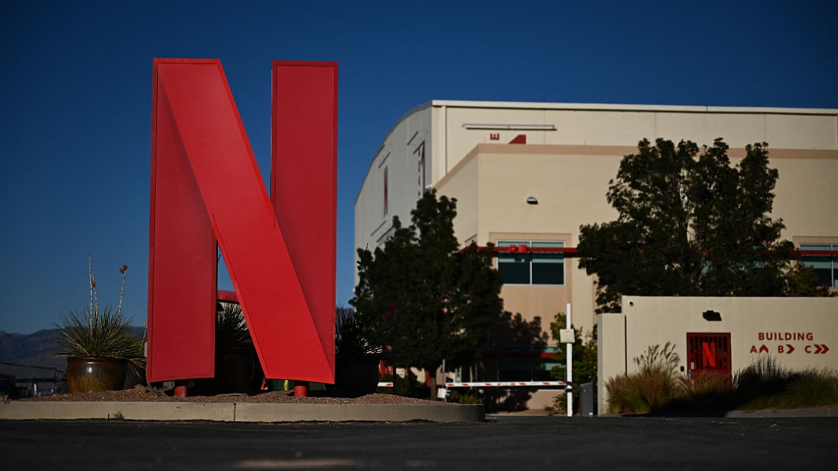 🔒 Netflix extends streaming dominance with 8M new subscribers
