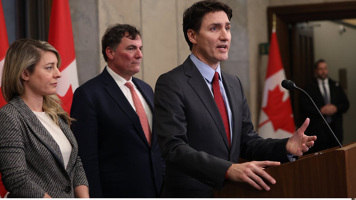 🔒 Canada hits back against Trump with 25% counter-tariffs on $107bn US ...